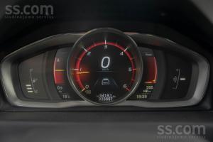 Zils Volvo XC70 2015 Rīga, ar dzinēja tilpumu 2.00 L un nobraukumu 323 tūkst. km par 9450 €, foto 18 vietnē AUTOMOTO.COM.LV