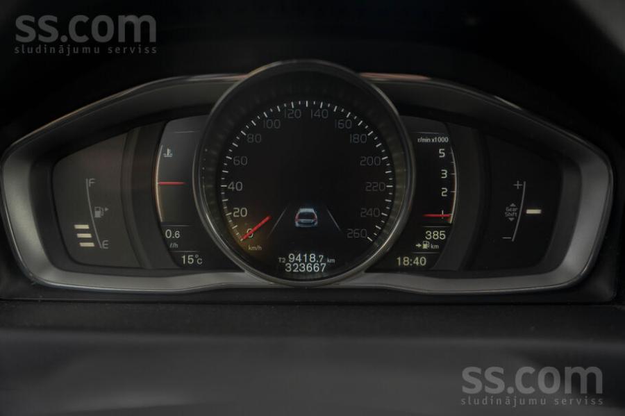 Zils Volvo XC70 2015 Rīga, ar dzinēja tilpumu 2.00 L un nobraukumu 323 tūkst. km par 9450 €, foto 20 vietnē AUTOMOTO.COM.LV