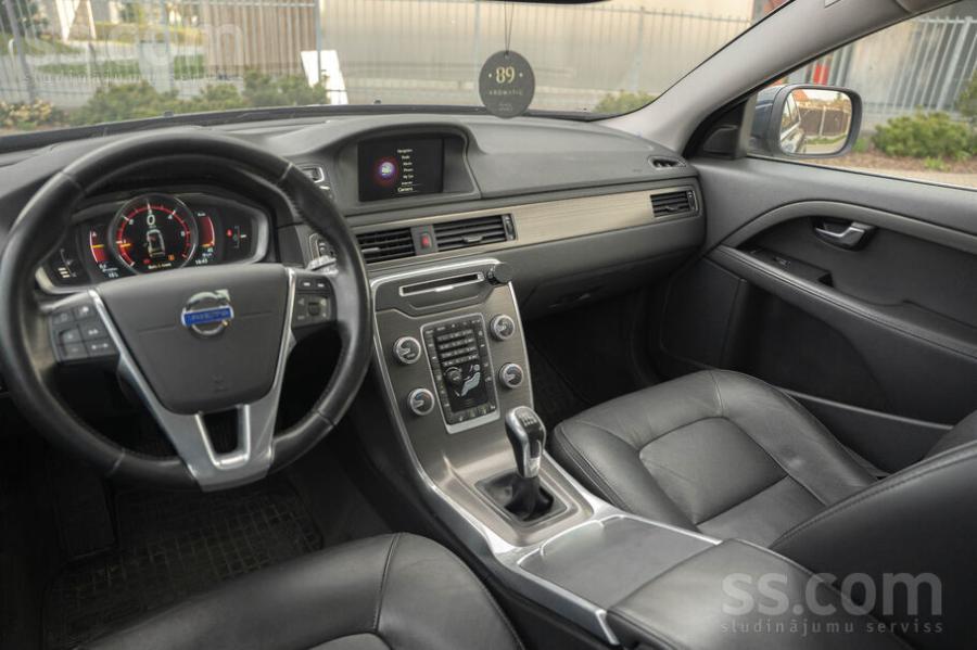 Zils Volvo XC70 2015 Rīga, ar dzinēja tilpumu 2.00 L un nobraukumu 323 tūkst. km par 9450 €, foto 21 vietnē AUTOMOTO.COM.LV