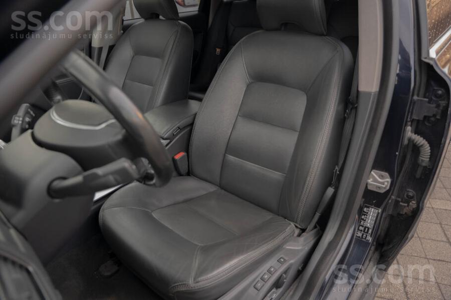 Zils Volvo XC70 2015 Rīga, ar dzinēja tilpumu 2.00 L un nobraukumu 323 tūkst. km par 9450 €, foto 24 vietnē AUTOMOTO.COM.LV