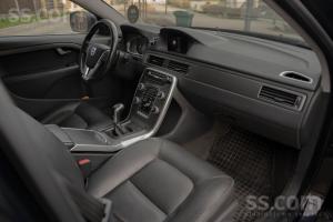 Zils Volvo XC70 2015 Rīga, ar dzinēja tilpumu 2.00 L un nobraukumu 323 tūkst. km par 9450 €, foto 30 vietnē AUTOMOTO.COM.LV
