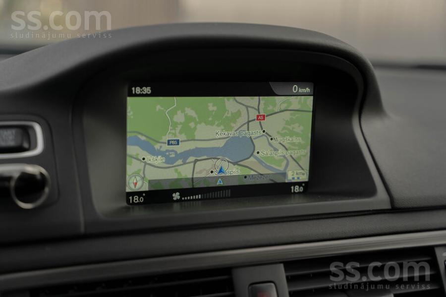 Zils Volvo XC70 2015 Rīga, ar dzinēja tilpumu 2.00 L un nobraukumu 323 tūkst. km par 9450 €, foto 31 vietnē AUTOMOTO.COM.LV
