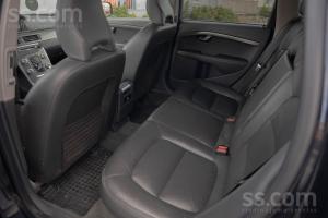 Zils Volvo XC70 2015 Rīga, ar dzinēja tilpumu 2.00 L un nobraukumu 323 tūkst. km par 9450 €, foto 34 vietnē AUTOMOTO.COM.LV