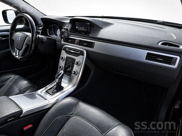 Zils Volvo XC70 2015 Rīga, ar dzinēja tilpumu 2.00 L un nobraukumu 228 tūkst. km par 10690 €, foto 8 vietnē AUTOMOTO.COM.LV