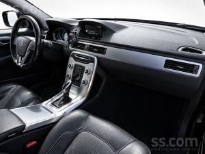 Blue Volvo XC70 2015 in Riga, with an engine capacity of 2.00 L and mileage of 228 thousand km for 10690 €, photo 8 on AUTOMOTO.COM.LV