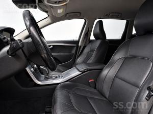 Blue Volvo XC70 2015 in Riga, with an engine capacity of 2.00 L and mileage of 228 thousand km for 10690 €, photo 9 on AUTOMOTO.COM.LV