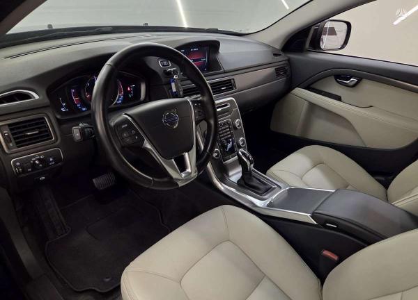 Zils Volvo XC70 2016 Marijampole, ar dzinēja tilpumu 2.40 L un nobraukumu 275 tūkst. km par 12650 €, foto 2 vietnē AUTOMOTO.COM.LV