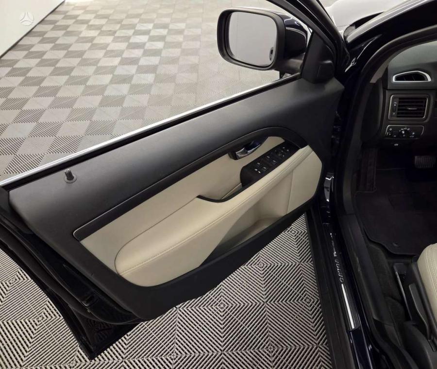Zils Volvo XC70 2016 Marijampole, ar dzinēja tilpumu 2.40 L un nobraukumu 275 tūkst. km par 12650 €, foto 7 vietnē AUTOMOTO.COM.LV
