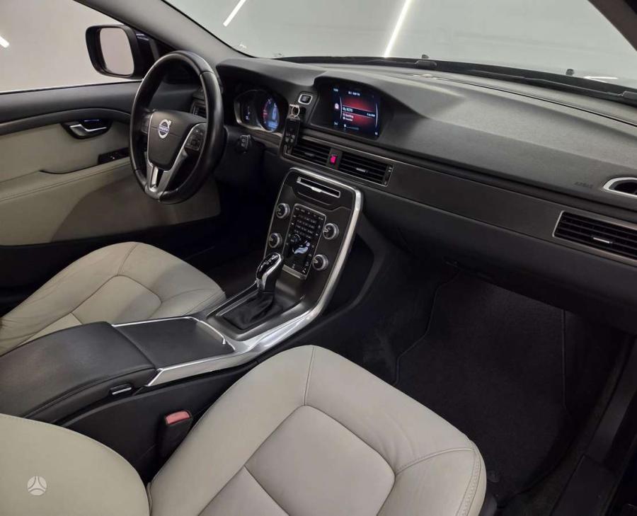 Zils Volvo XC70 2016 Marijampole, ar dzinēja tilpumu 2.40 L un nobraukumu 275 tūkst. km par 12650 €, foto 18 vietnē AUTOMOTO.COM.LV