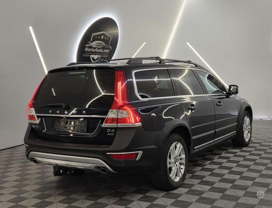 Zils Volvo XC70 2016 Marijampole, ar dzinēja tilpumu 2.40 L un nobraukumu 275 tūkst. km par 12650 €, foto 26 vietnē AUTOMOTO.COM.LV