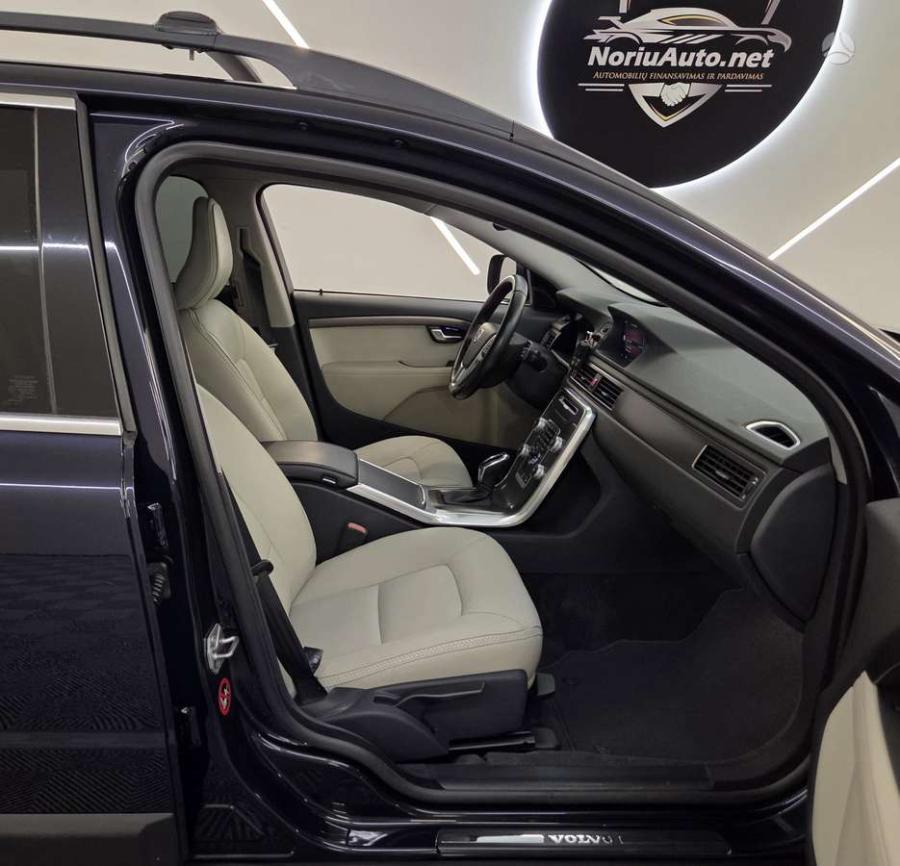 Zils Volvo XC70 2016 Marijampole, ar dzinēja tilpumu 2.40 L un nobraukumu 275 tūkst. km par 12650 €, foto 29 vietnē AUTOMOTO.COM.LV