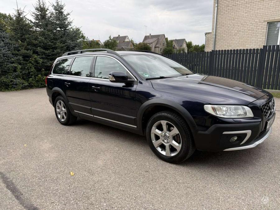 Blue Volvo XC70 2016 in Vilkaviskis, with an engine capacity of 1.97 L and mileage of 270 thousand km for 10500 €, photo 15 on AUTOMOTO.COM.LV