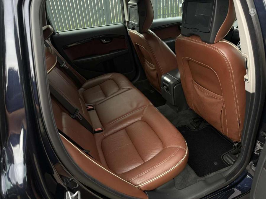 Blue Volvo XC70 2016 in Vilkaviskis, with an engine capacity of 1.97 L and mileage of 270 thousand km for 10500 €, photo 21 on AUTOMOTO.COM.LV