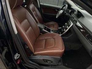 Blue Volvo XC70 2016 in Vilkaviskis, with an engine capacity of 1.97 L and mileage of 270 thousand km for 10500 €, photo 22 on AUTOMOTO.COM.LV
