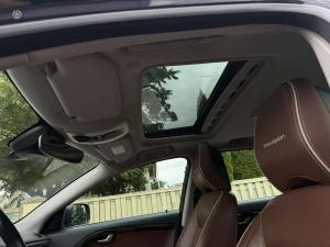 Blue Volvo XC70 2016 in Vilkaviskis, with an engine capacity of 1.97 L and mileage of 270 thousand km for 10500 €, photo 26 on AUTOMOTO.COM.LV