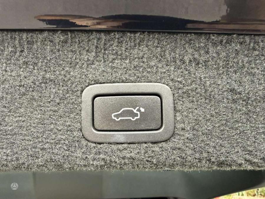 Blue Volvo XC70 2016 in Vilkaviskis, with an engine capacity of 1.97 L and mileage of 270 thousand km for 10500 €, photo 29 on AUTOMOTO.COM.LV
