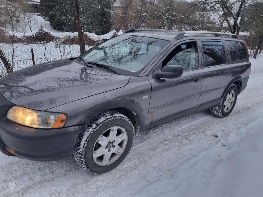 Brūns Volvo XC70 2004 Kauņa, ar dzinēja tilpumu 2.40 L un nobraukumu 454 tūkst. km par 1900 €, foto 1 vietnē AUTOMOTO.COM.LV