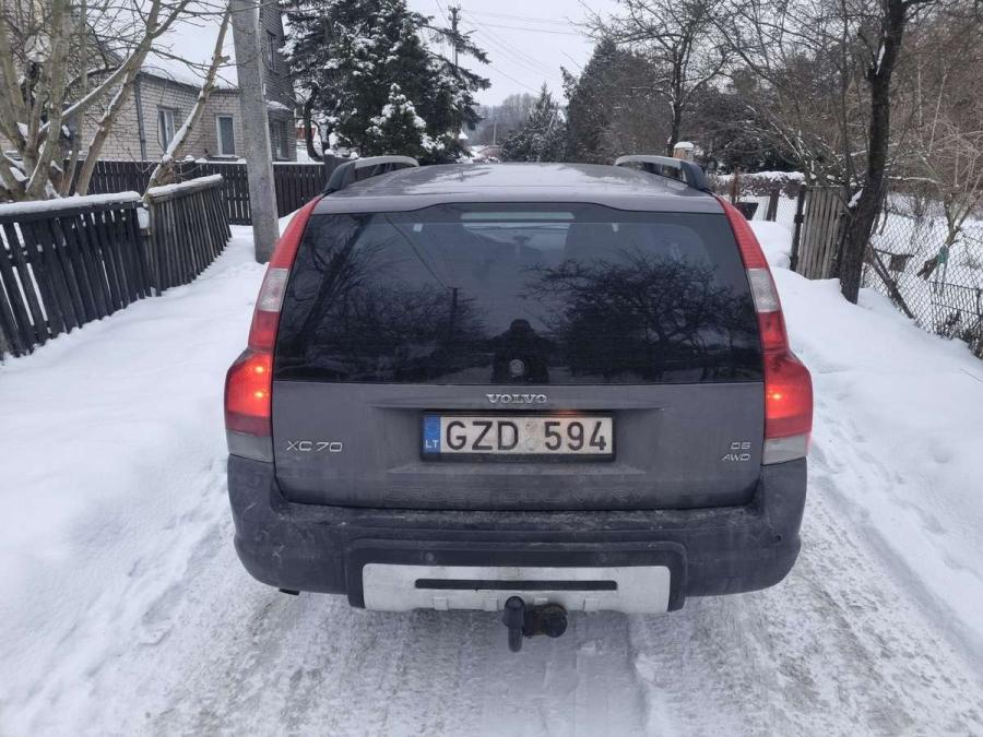 Brūns Volvo XC70 2004 Kauņa, ar dzinēja tilpumu 2.40 L un nobraukumu 454 tūkst. km par 1900 €, foto 6 vietnē AUTOMOTO.COM.LV