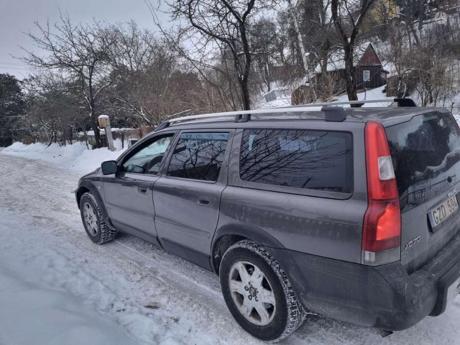 Brūns Volvo XC70 2004 Kauņa, ar dzinēja tilpumu 2.40 L un nobraukumu 454 tūkst. km par 1900 €, foto 7 vietnē AUTOMOTO.COM.LV
