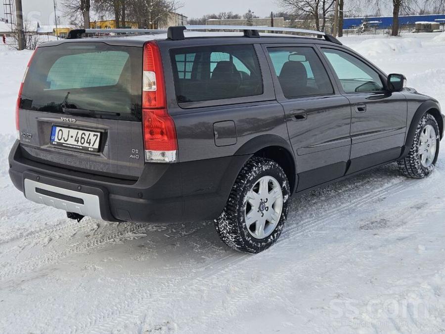 Brūns Volvo XC70 2006 Talsi, ar dzinēja tilpumu 2.40 L un nobraukumu 348 tūkst. km par 4999 €, foto 4 vietnē AUTOMOTO.COM.LV