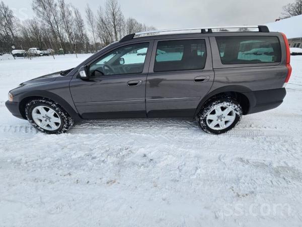 Brown Volvo XC70 2006 in Talsi, with an engine capacity of 2.40 L and mileage of 348 thousand km for 4999 €, photo 5 on AUTOMOTO.COM.LV