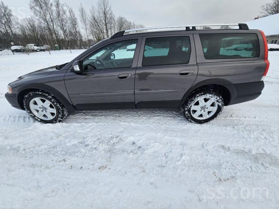 Brūns Volvo XC70 2006 Talsi, ar dzinēja tilpumu 2.40 L un nobraukumu 348 tūkst. km par 4999 €, foto 5 vietnē AUTOMOTO.COM.LV