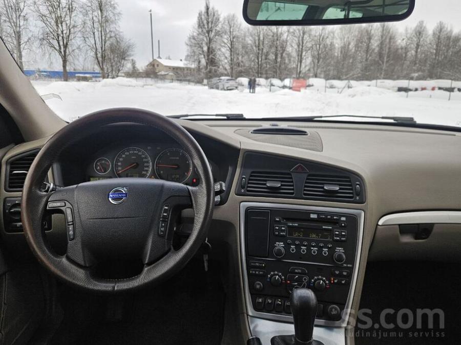 Brūns Volvo XC70 2006 Talsi, ar dzinēja tilpumu 2.40 L un nobraukumu 348 tūkst. km par 4999 €, foto 13 vietnē AUTOMOTO.COM.LV