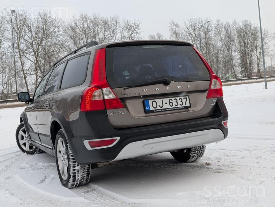 Brūns Volvo XC70 2007 Rīga, ar dzinēja tilpumu 2.40 L un nobraukumu 268 tūkst. km par 5550 €, foto 9 vietnē AUTOMOTO.COM.LV
