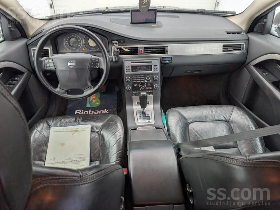 Brūns Volvo XC70 2007 Rīga, ar dzinēja tilpumu 2.40 L un nobraukumu 268 tūkst. km par 5550 €, foto 16 vietnē AUTOMOTO.COM.LV