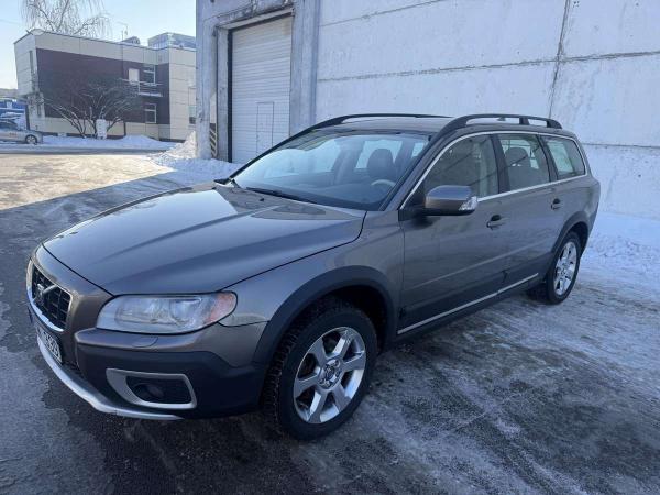 Brown Volvo XC70 2008 in Vilnius, with an engine capacity of 2.40 L and mileage of 373 thousand km for 4900 €, photo 1 on AUTOMOTO.COM.LV