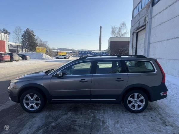 Brown Volvo XC70 2008 in Vilnius, with an engine capacity of 2.40 L and mileage of 373 thousand km for 4900 €, photo 7 on AUTOMOTO.COM.LV