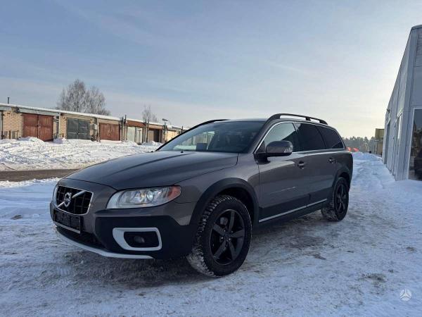 Brown Volvo XC70 2011 in Utena, with an engine capacity of 2.40 L and mileage of 235 thousand km for 8100 €, photo 7 on AUTOMOTO.COM.LV