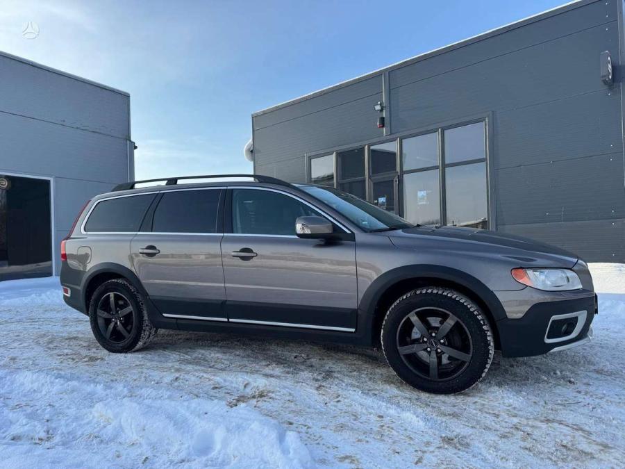 Brūns Volvo XC70 2011 Utena, ar dzinēja tilpumu 2.40 L un nobraukumu 235 tūkst. km par 8100 €, foto 9 vietnē AUTOMOTO.COM.LV