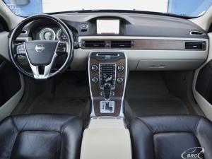 Brūns Volvo XC70 2011 Rīga, ar dzinēja tilpumu 2.40 L un nobraukumu 123 tūkst. km par 13900 €, foto 4 vietnē AUTOMOTO.COM.LV