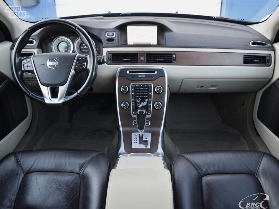 Brūns Volvo XC70 2011 Rīga, ar dzinēja tilpumu 2.40 L un nobraukumu 123 tūkst. km par 13900 €, foto 4 vietnē AUTOMOTO.COM.LV