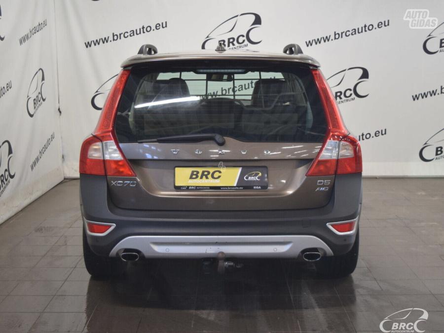 Brūns Volvo XC70 2011 Rīga, ar dzinēja tilpumu 2.40 L un nobraukumu 123 tūkst. km par 13900 €, foto 25 vietnē AUTOMOTO.COM.LV
