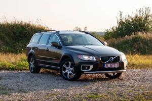 Brown Volvo XC70 2012 in Riga, with an engine capacity of 2.40 L and mileage of 292 thousand km for 12900 €, photo  on AUTOMOTO.COM.LV
