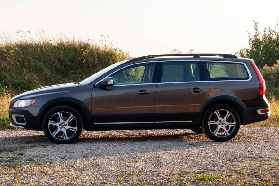 Brūns Volvo XC70 2012 Rīga, ar dzinēja tilpumu 2.40 L un nobraukumu 292 tūkst. km par 12900 €, foto 9 vietnē AUTOMOTO.COM.LV