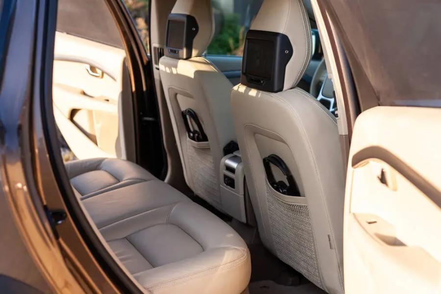 Brūns Volvo XC70 2012 Rīga, ar dzinēja tilpumu 2.40 L un nobraukumu 292 tūkst. km par 12900 €, foto 15 vietnē AUTOMOTO.COM.LV