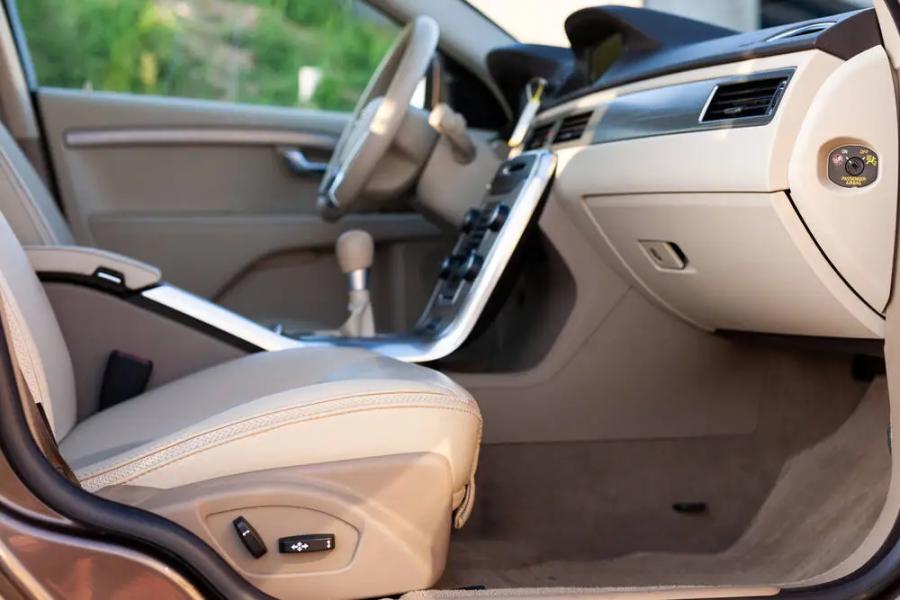 Brūns Volvo XC70 2012 Rīga, ar dzinēja tilpumu 2.40 L un nobraukumu 292 tūkst. km par 12900 €, foto 17 vietnē AUTOMOTO.COM.LV