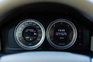 Brūns Volvo XC70 2012 Rīga, ar dzinēja tilpumu 2.40 L un nobraukumu 292 tūkst. km par 12900 €, foto 22 vietnē AUTOMOTO.COM.LV