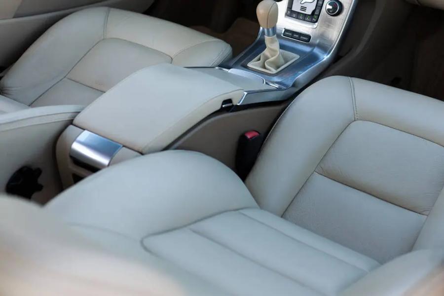 Brūns Volvo XC70 2012 Rīga, ar dzinēja tilpumu 2.40 L un nobraukumu 292 tūkst. km par 12900 €, foto 25 vietnē AUTOMOTO.COM.LV