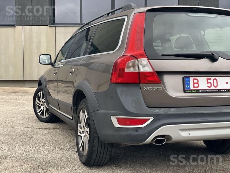 Brūns Volvo XC70 2012 Rīga, ar dzinēja tilpumu 2.40 L un nobraukumu 253 tūkst. km par 8790 €, foto 11 vietnē AUTOMOTO.COM.LV