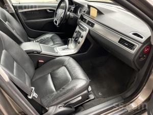 Brūns Volvo XC70 2012 Rīga, ar dzinēja tilpumu 2.40 L un nobraukumu 253 tūkst. km par 8790 €, foto 21 vietnē AUTOMOTO.COM.LV