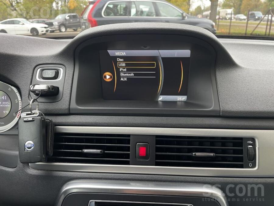 Brūns Volvo XC70 2012 Rīga, ar dzinēja tilpumu 2.40 L un nobraukumu 253 tūkst. km par 8790 €, foto 30 vietnē AUTOMOTO.COM.LV