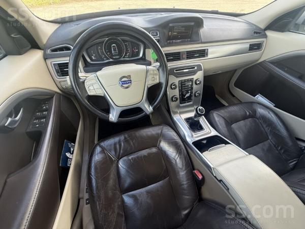 Brūns Volvo XC70 2013 Ogre, ar dzinēja tilpumu 2.40 L un nobraukumu 285 tūkst. km par 12799 €, foto 10 vietnē AUTOMOTO.COM.LV