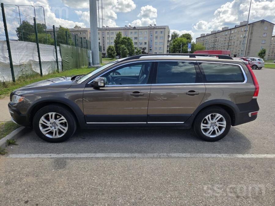 Brown Volvo XC70 2014 in Daugavpils, with an engine capacity of 2.00 L and mileage of 347 thousand km for 12300 €, photo 5 on AUTOMOTO.COM.LV