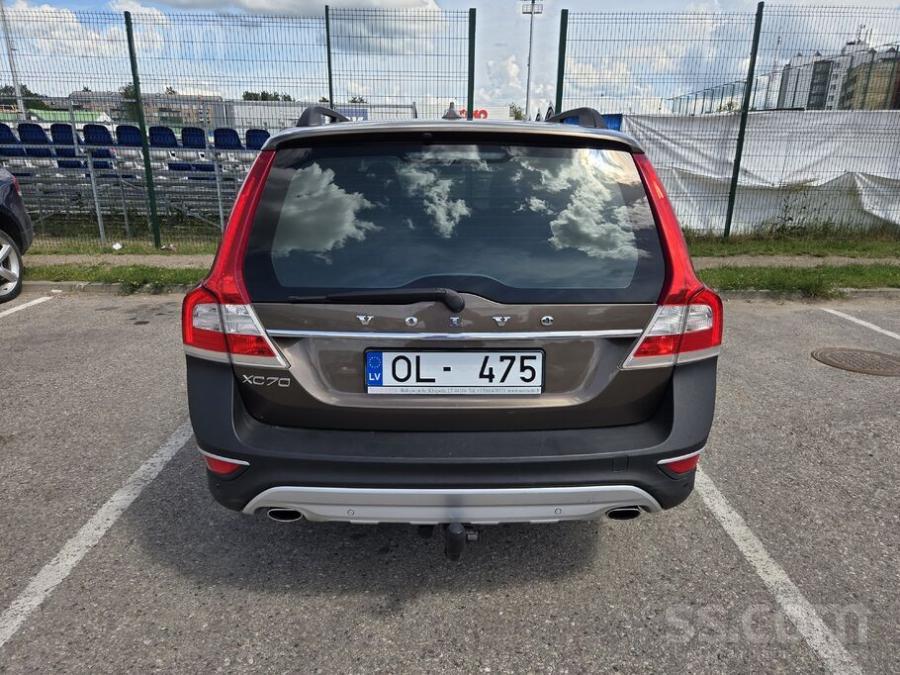 Brown Volvo XC70 2014 in Daugavpils, with an engine capacity of 2.00 L and mileage of 347 thousand km for 12300 €, photo 7 on AUTOMOTO.COM.LV