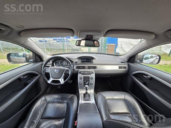 Brown Volvo XC70 2014 in Daugavpils, with an engine capacity of 2.00 L and mileage of 347 thousand km for 12300 €, photo 9 on AUTOMOTO.COM.LV