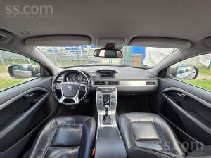 Brown Volvo XC70 2014 in Daugavpils, with an engine capacity of 2.00 L and mileage of 347 thousand km for 12300 €, photo 10 on AUTOMOTO.COM.LV